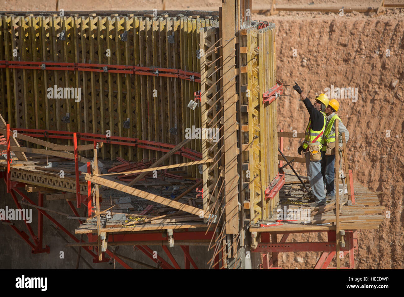 Construction of the As-Samra waste water treatment plant in Zarqa ...