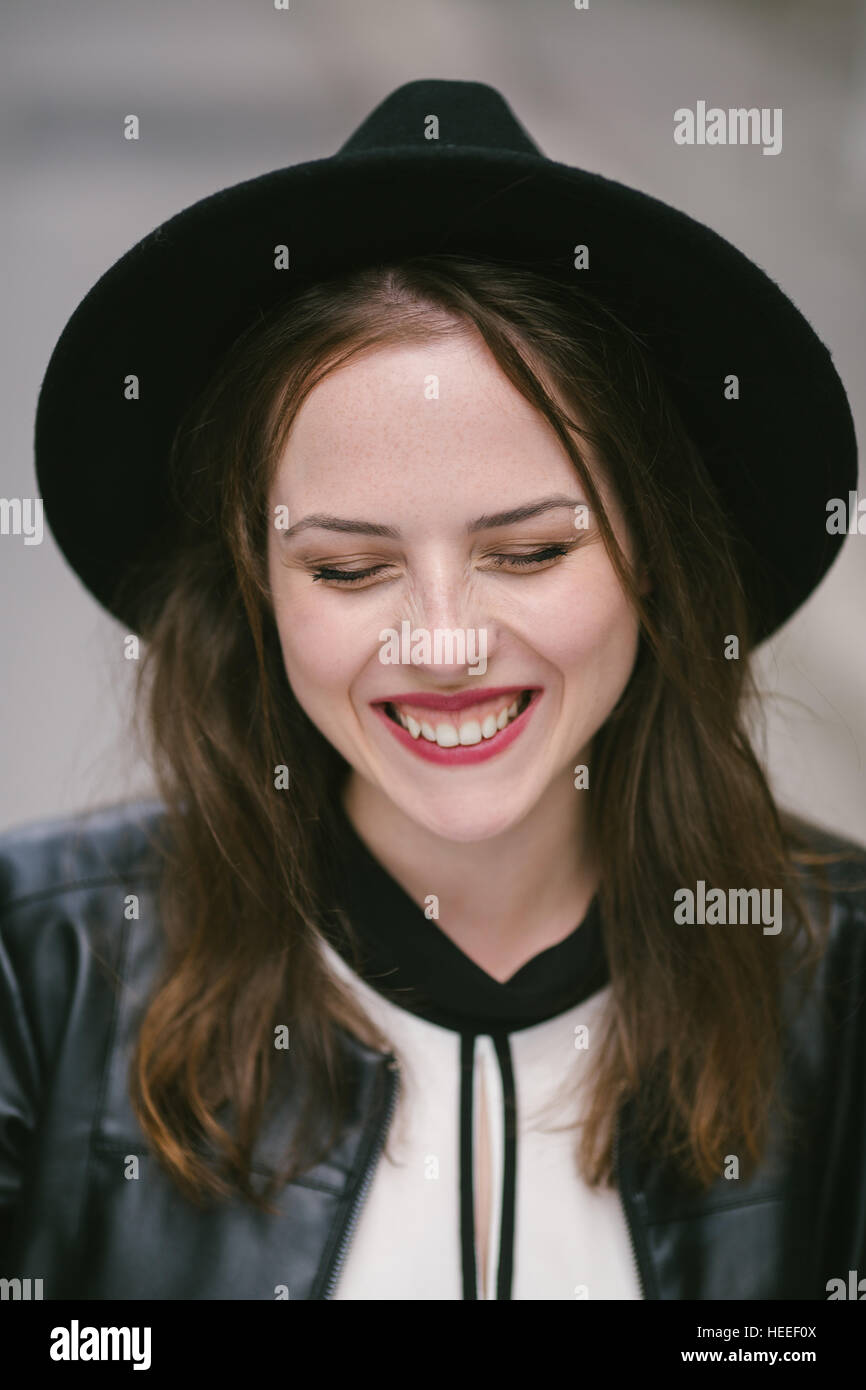 Closed eyes smile hi-res stock photography and images - Alamy