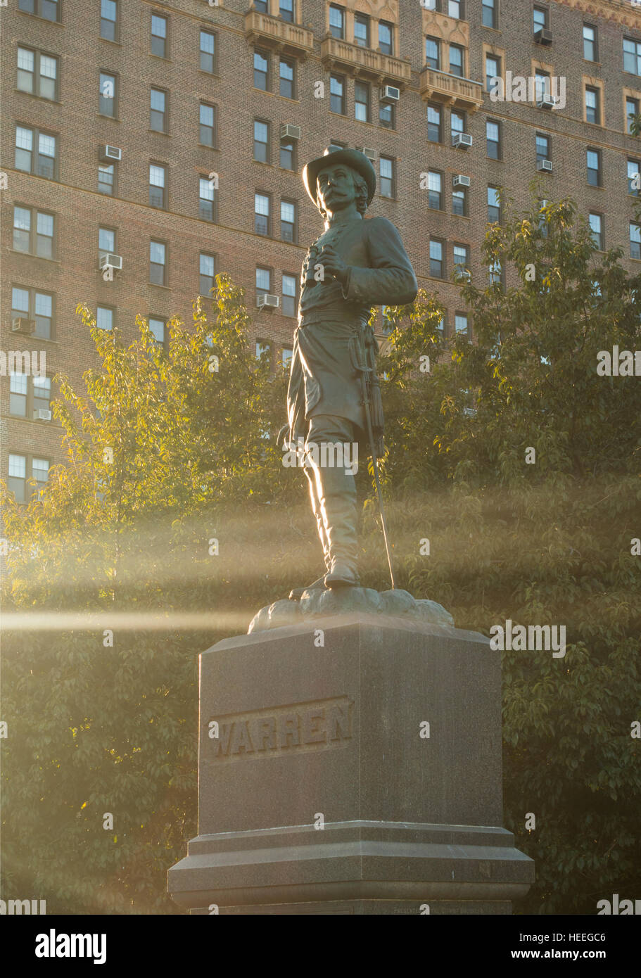General warren statue hi-res stock photography and images - Alamy