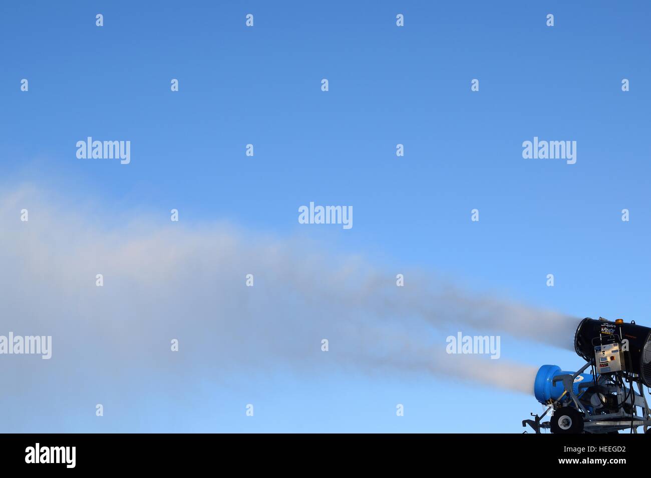 Snow gun hi-res stock photography and images - Alamy