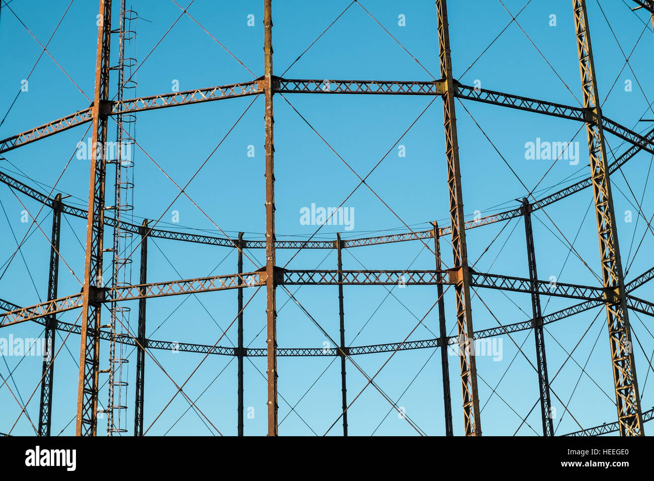 Circular metal structures hi-res stock photography and images - Alamy