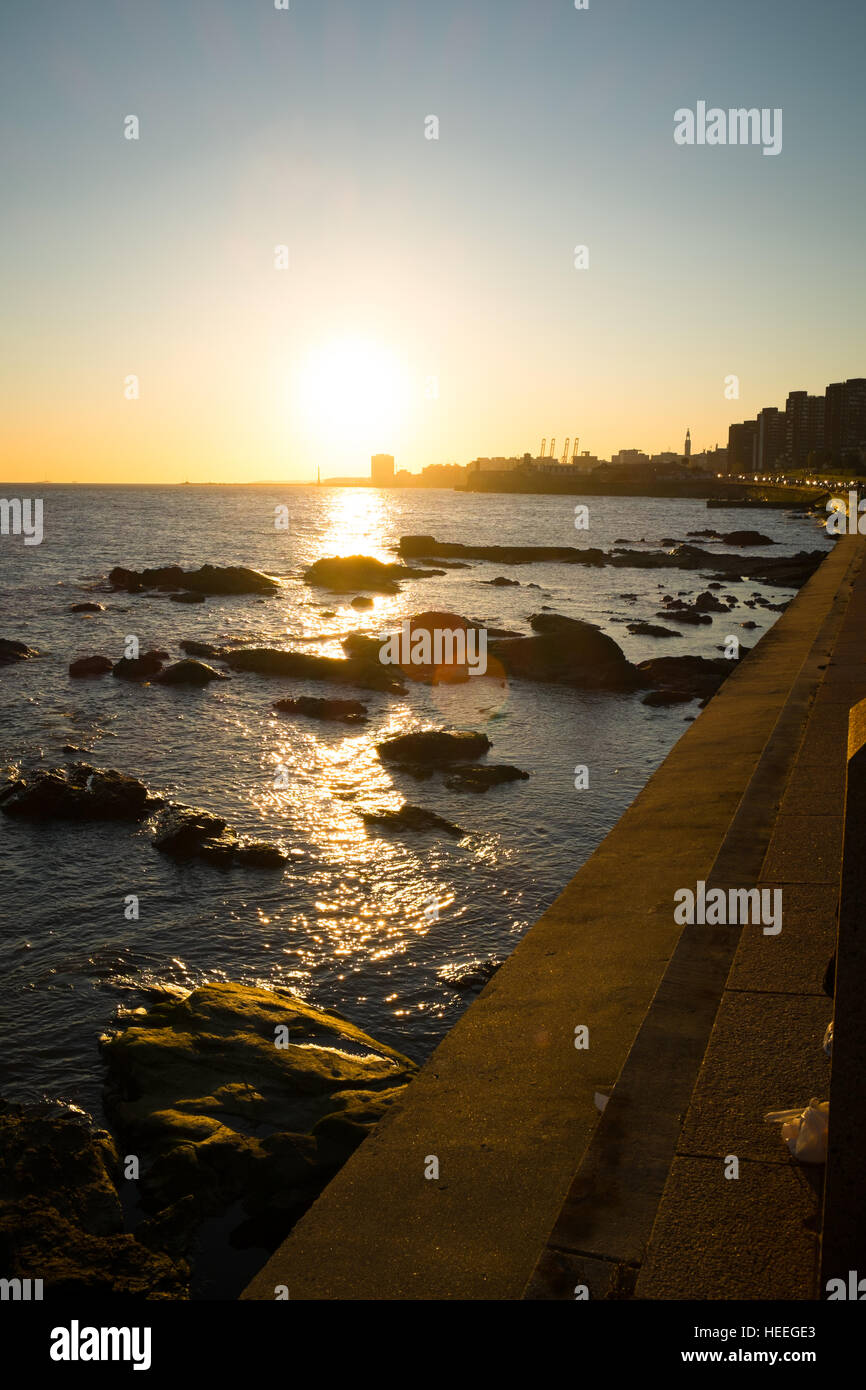 Montevideo at sunset on the Rio de la Plata Stock Photo - Alamy