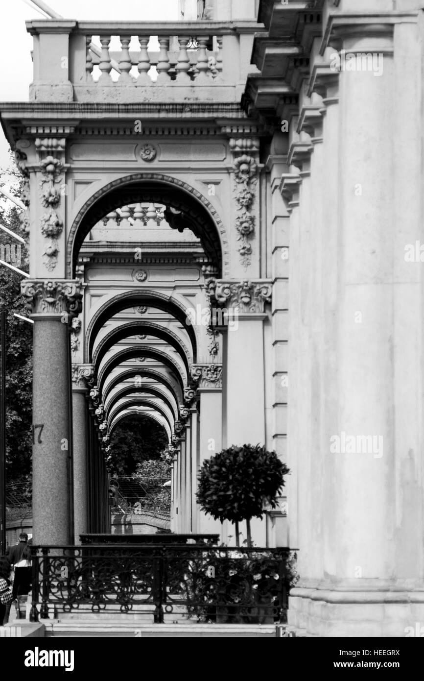 Arch pattern hi-res stock photography and images - Alamy