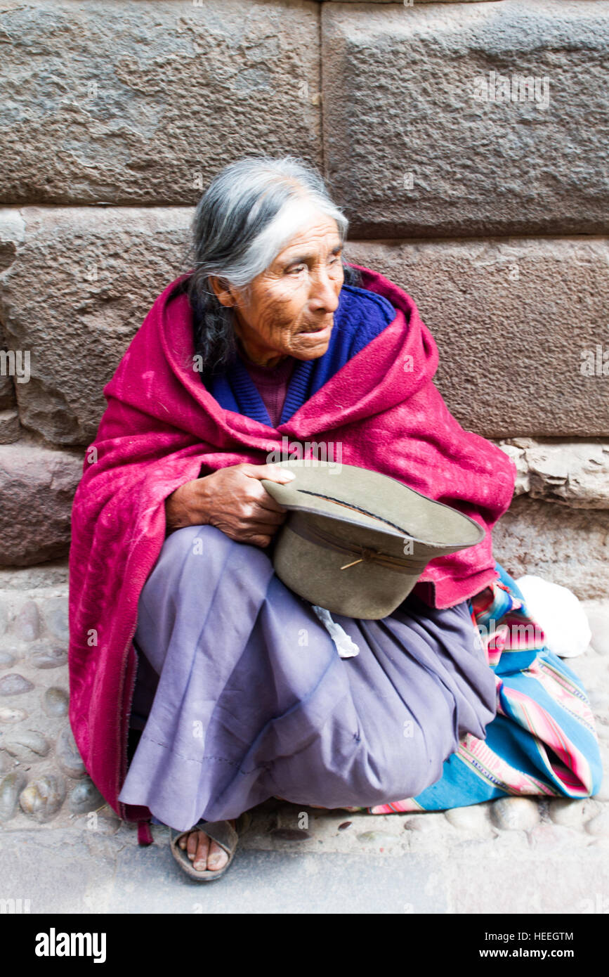 CUSCO - SEPTEMBER 02: Unknown local old lady on the streets of Cusco ...