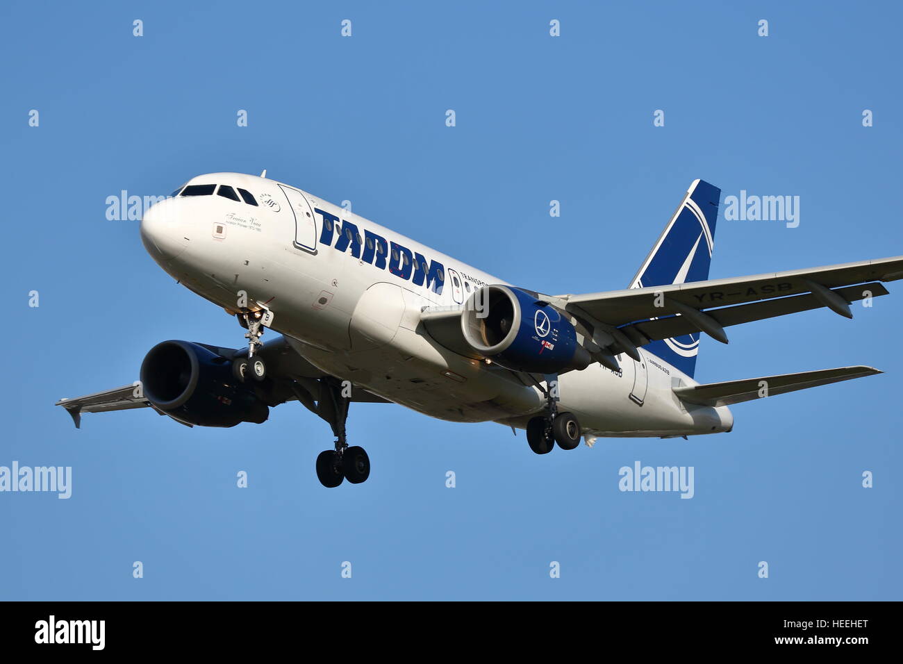 Tarom romanian air transport hi-res stock photography and images - Alamy