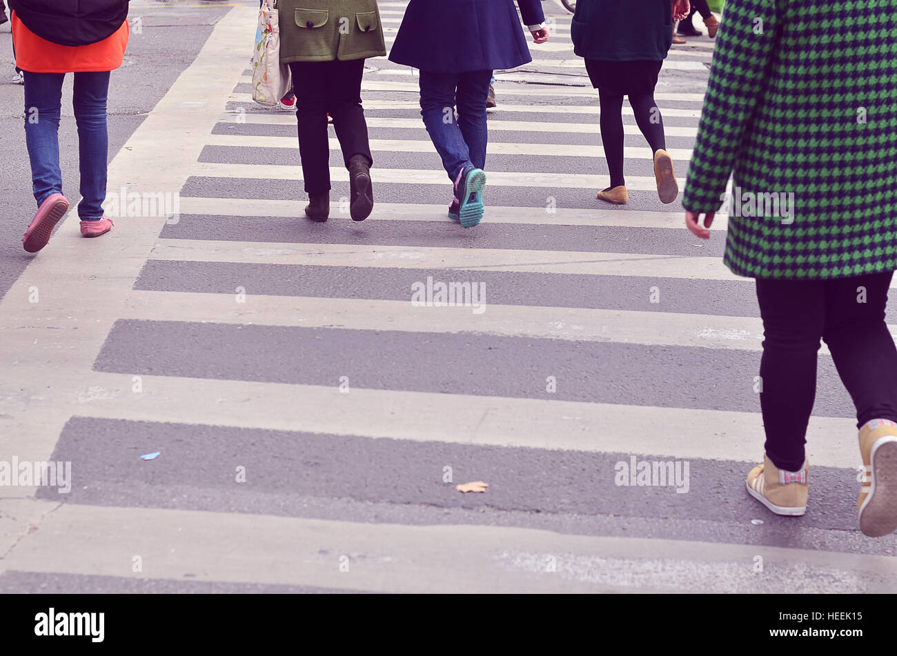 Wait for walk signal hi-res stock photography and images - Alamy