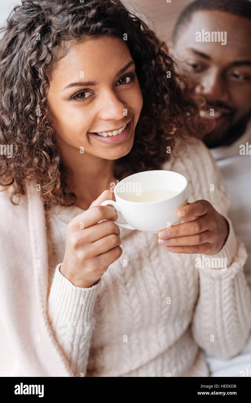Couple love cafe hug date hi-res stock photography and images - Alamy