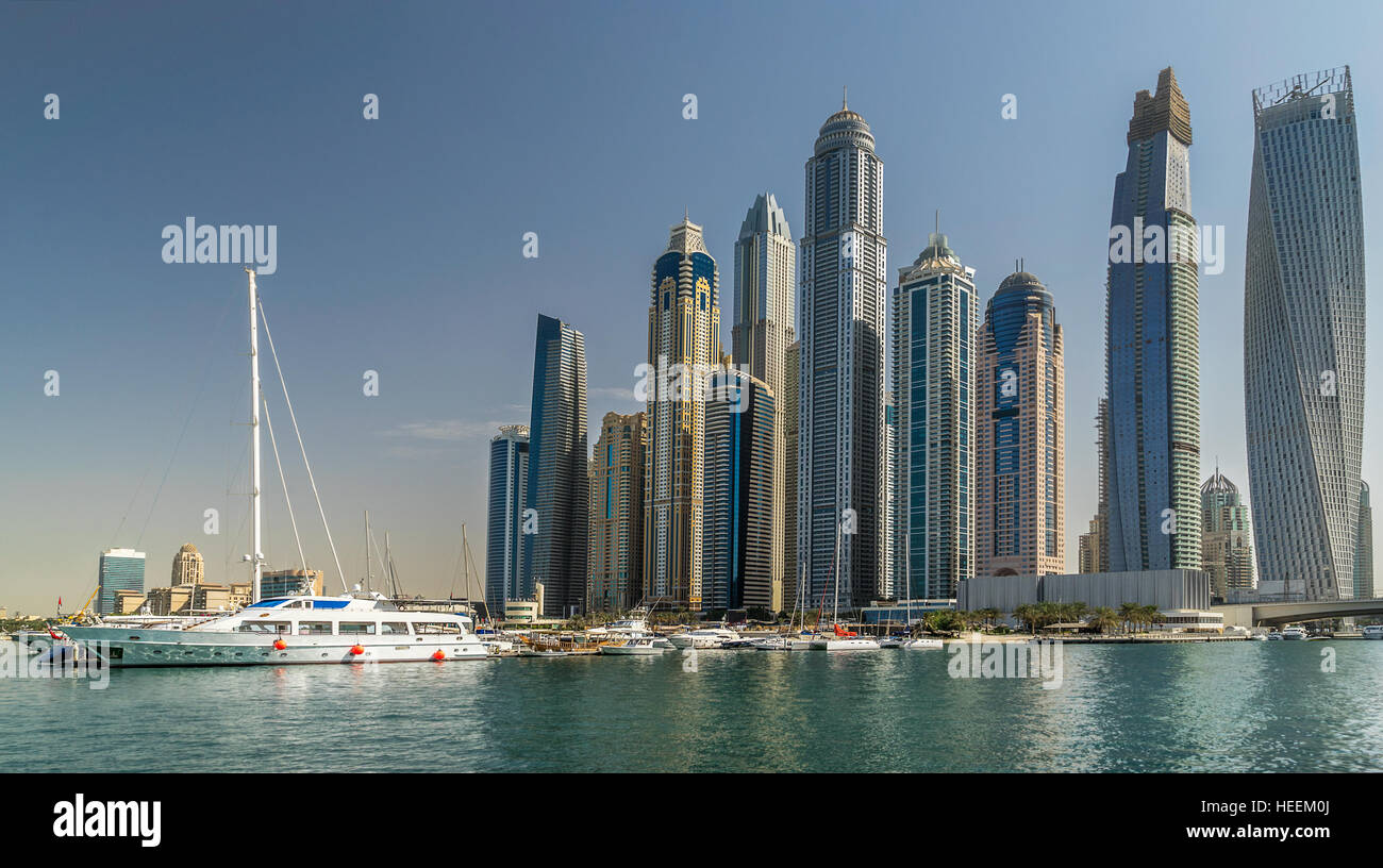 Dubai marina mall hi-res stock photography and images - Alamy