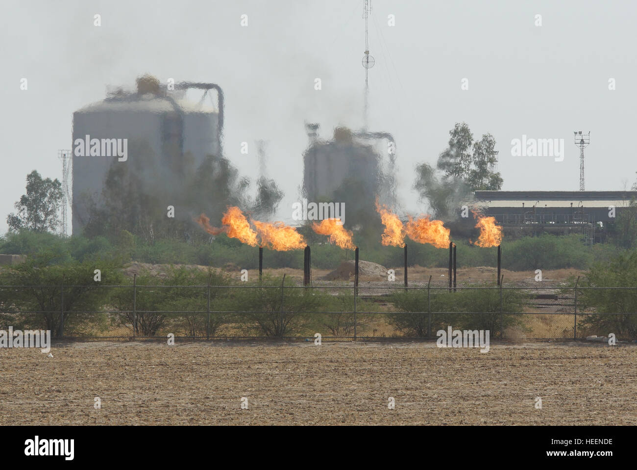 Iran oil production hi-res stock photography and images - Alamy