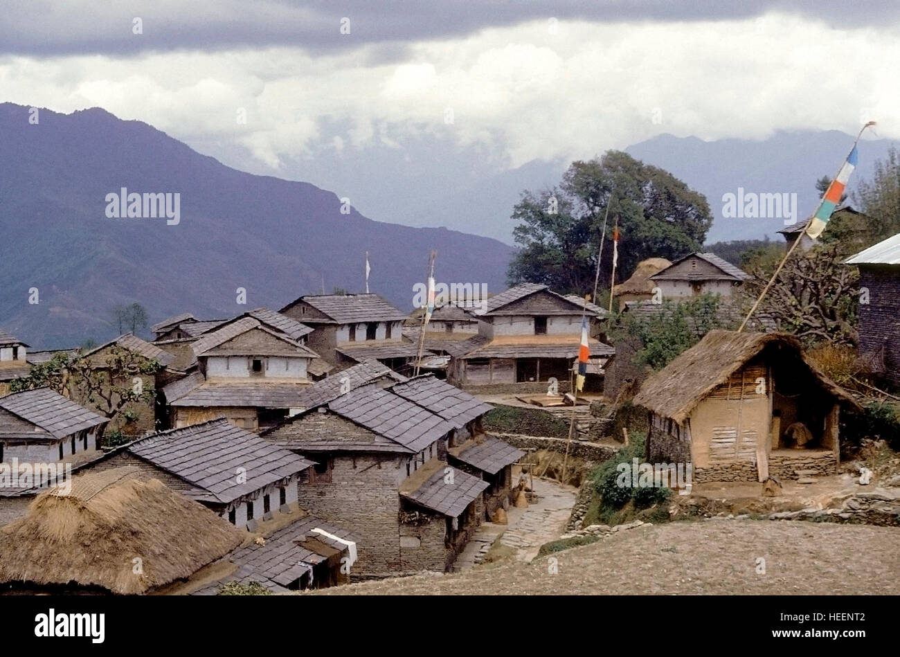 Rural houses in nepal hi-res stock photography and images - Alamy