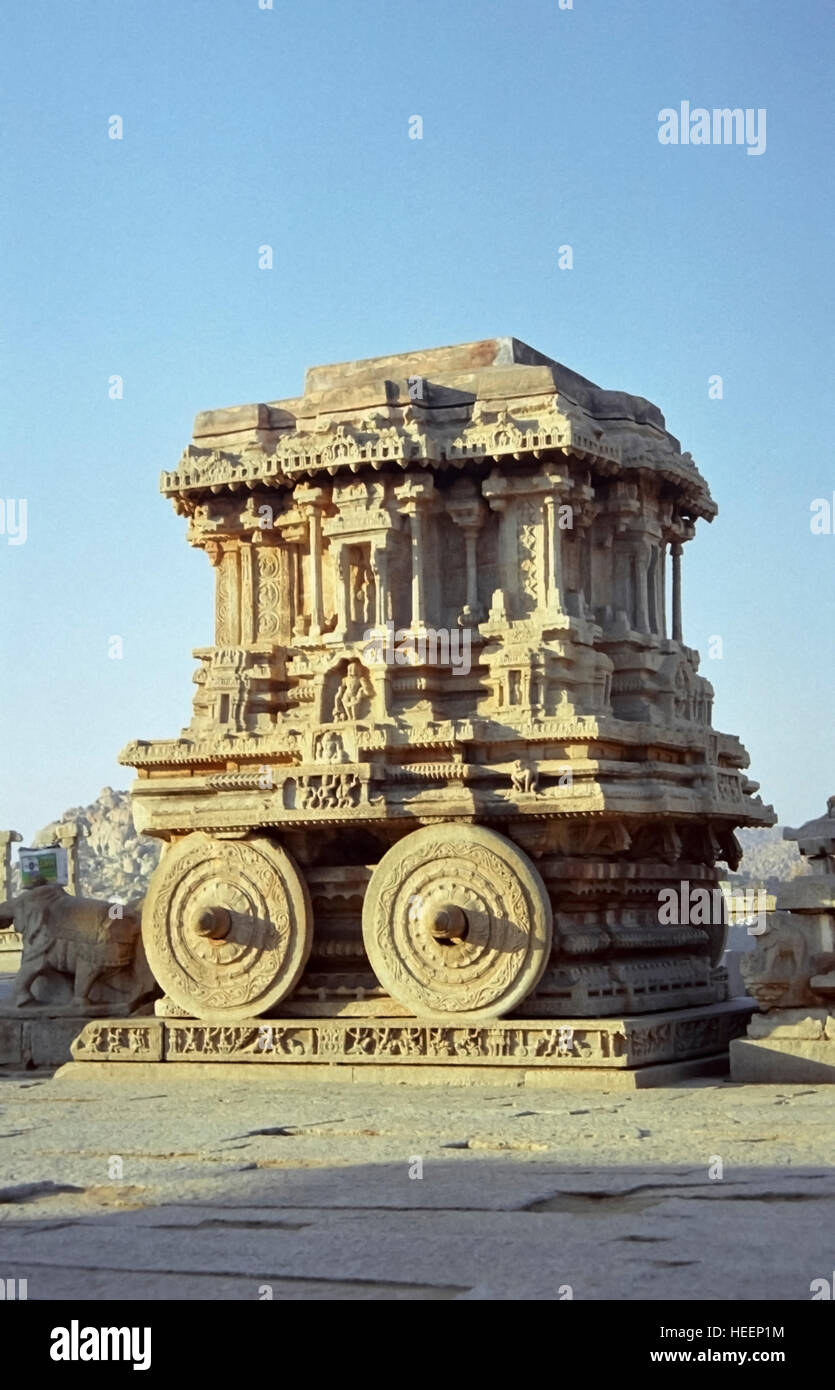 Stone Chariot in hampi ruins, Vijayanagar, Karnataka, India Stock Photo ...