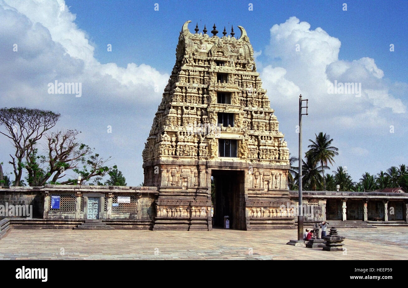 Gopuram temple hi-res stock photography and images - Alamy