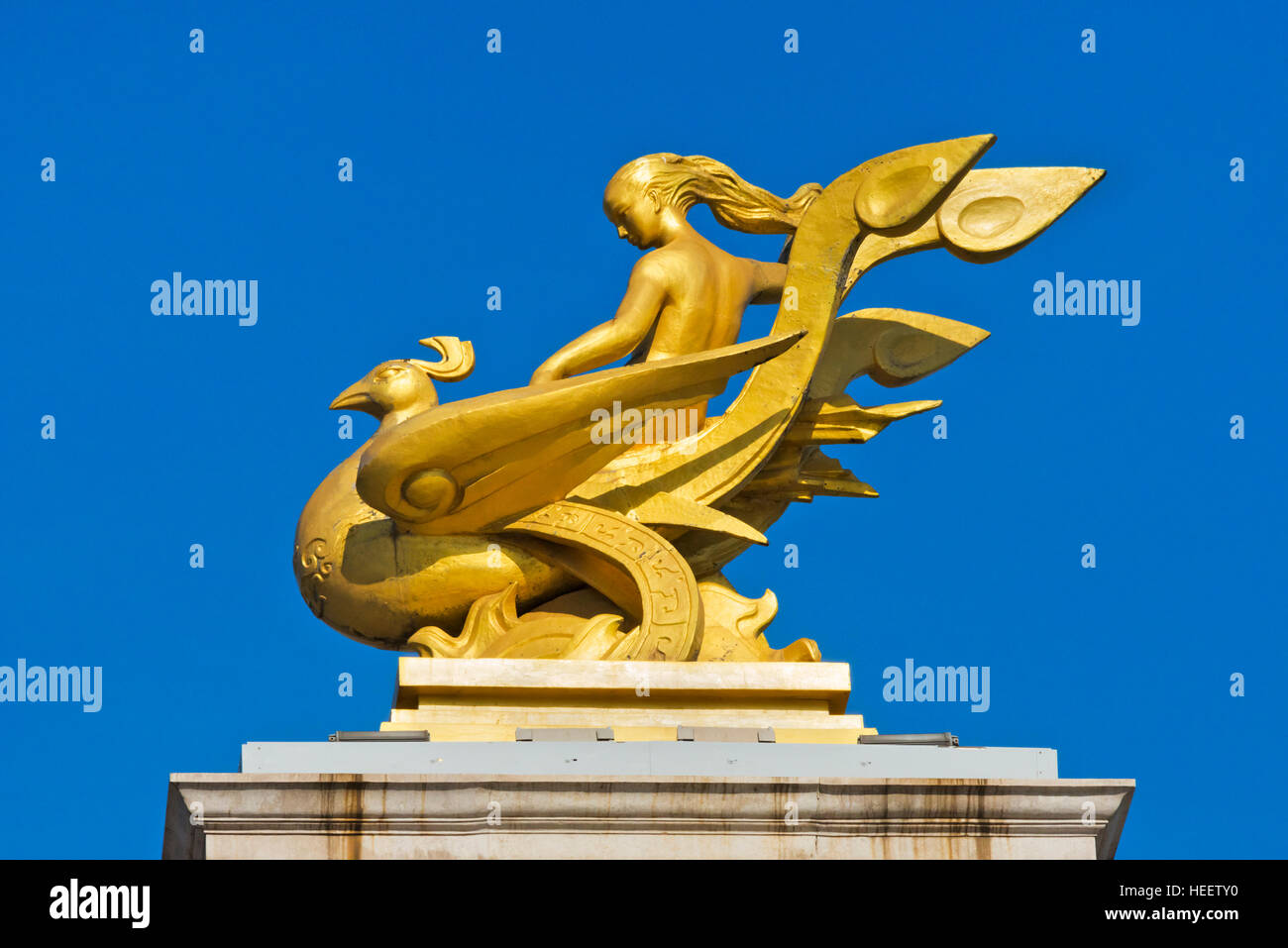 Classic statues hi-res stock photography and images - Alamy
