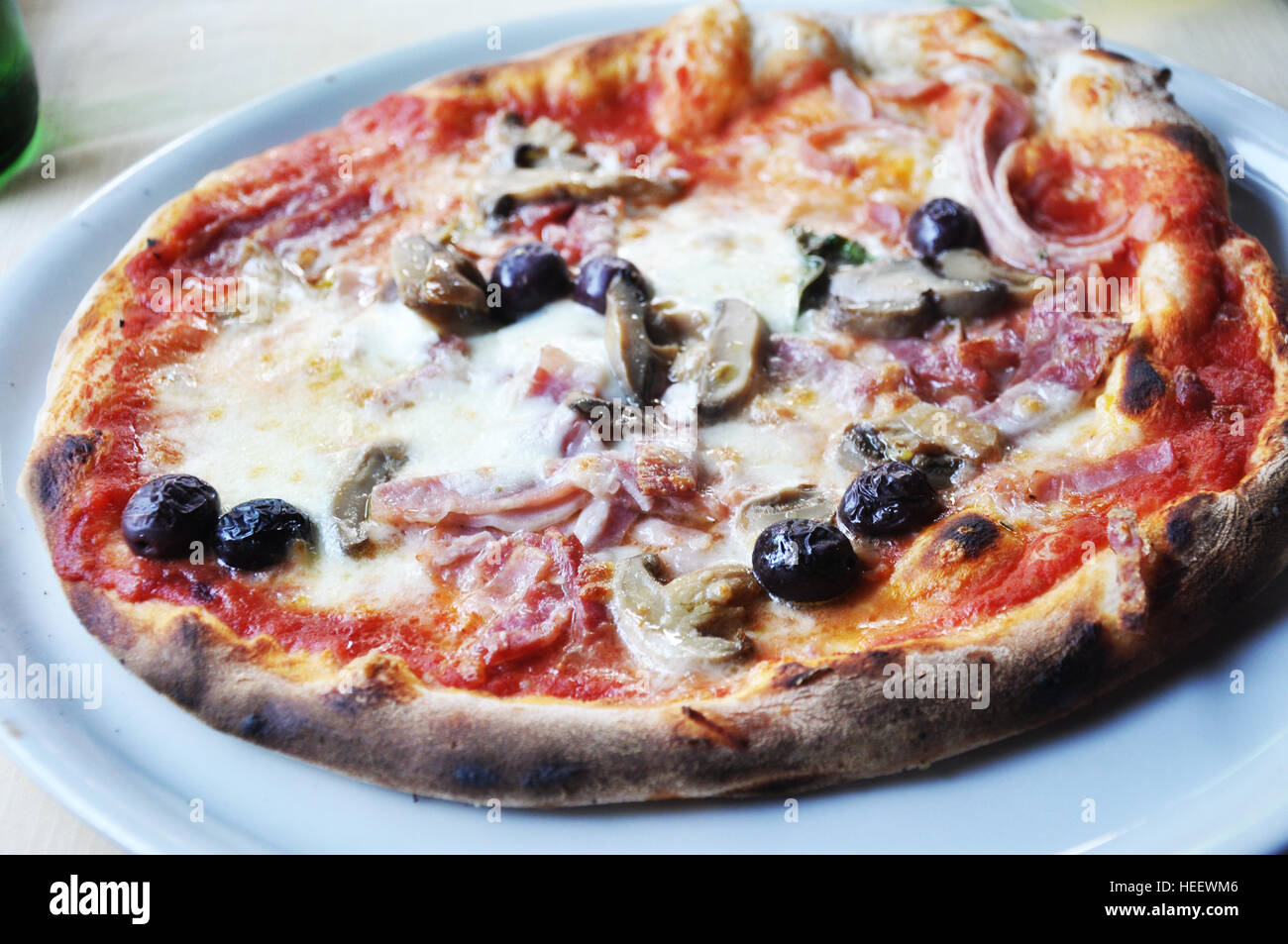 Close up italian food pizza hi-res stock photography and images - Alamy