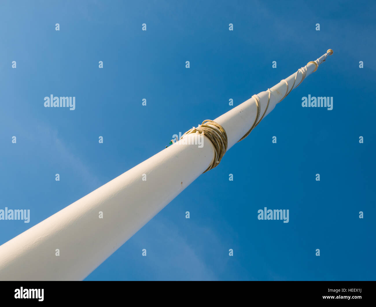 Raising flag pole hi-res stock photography and images - Alamy