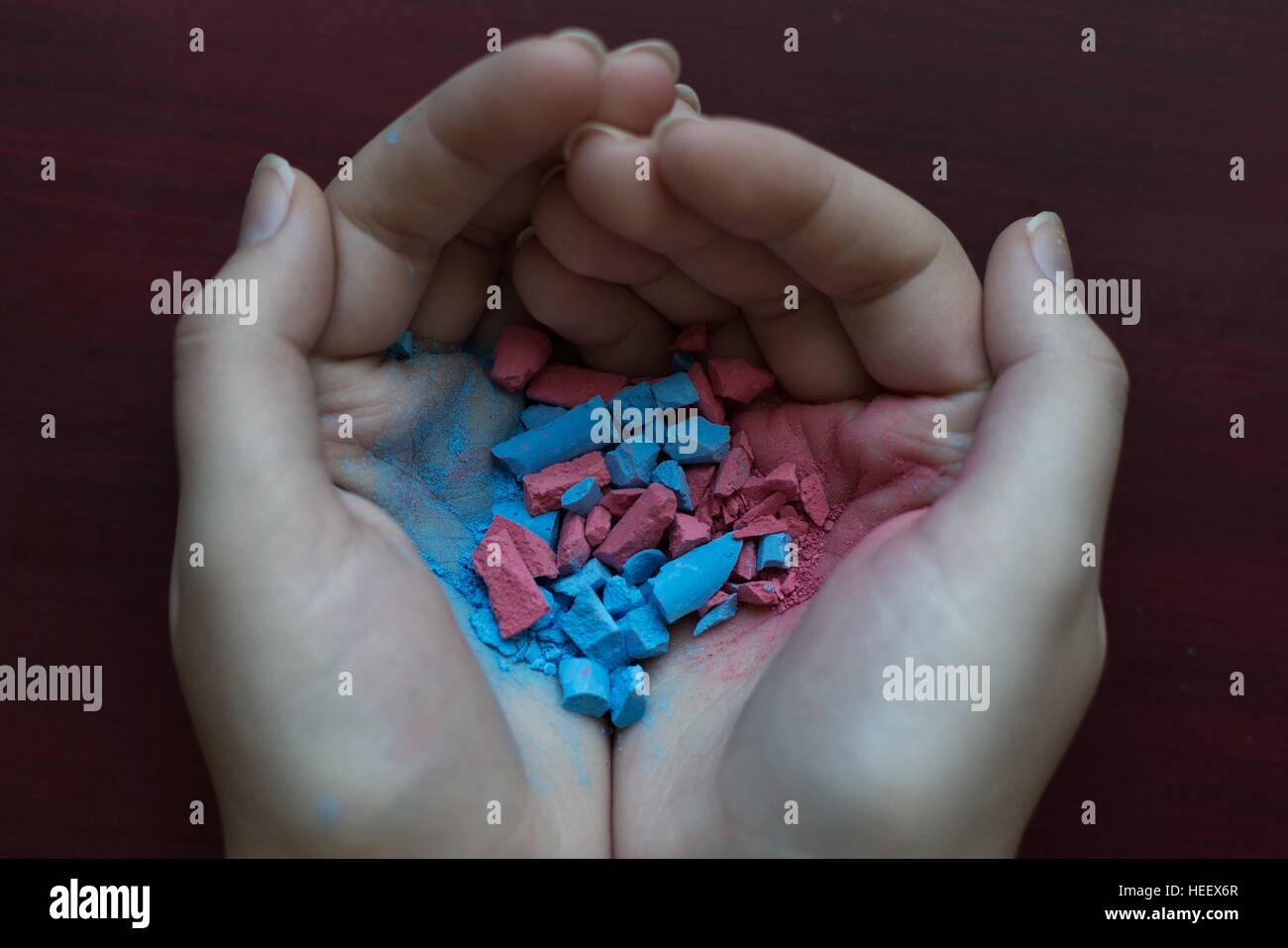 Hands cupped together hi-res stock photography and images - Alamy