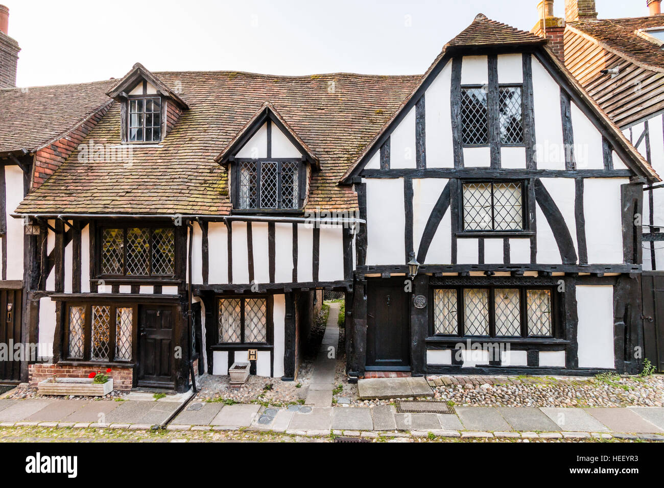 Medieval English Home Paul Hollywood Puts 13th Century Medieval Home