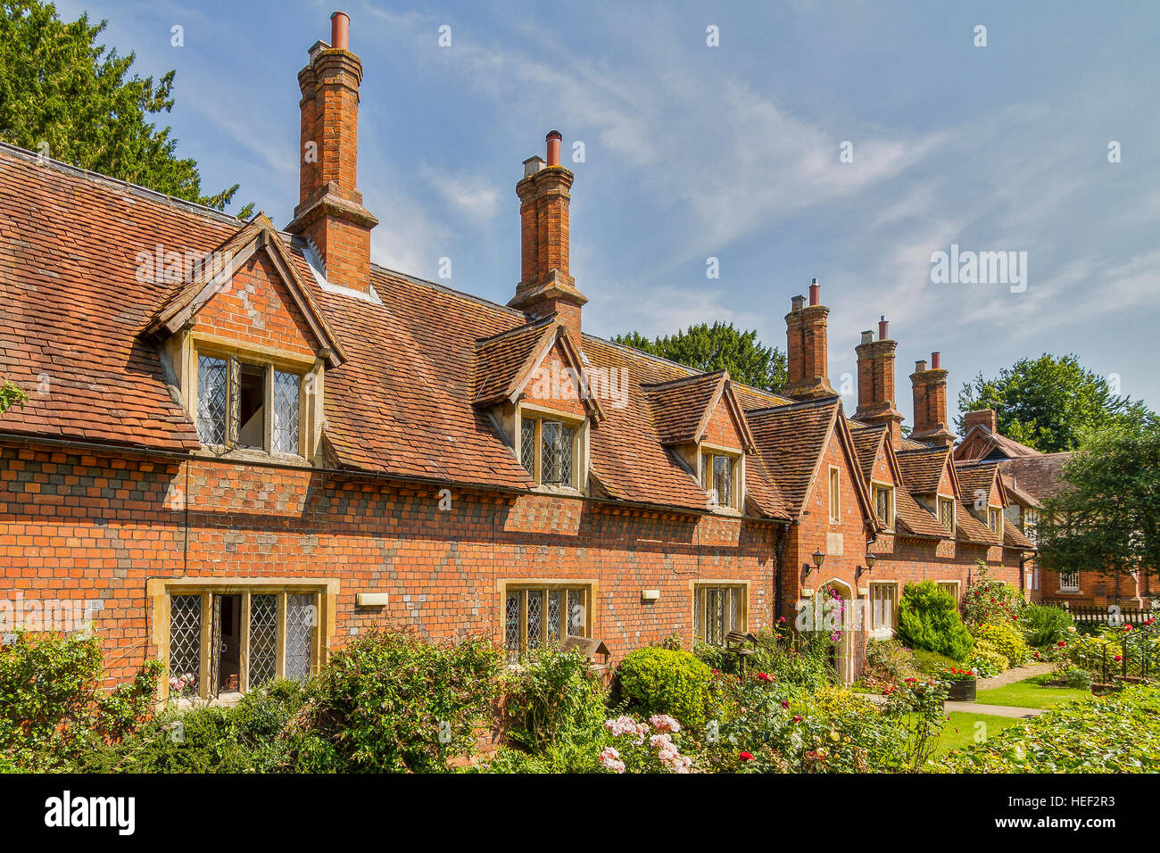 Alms houses hi-res stock photography and images - Alamy