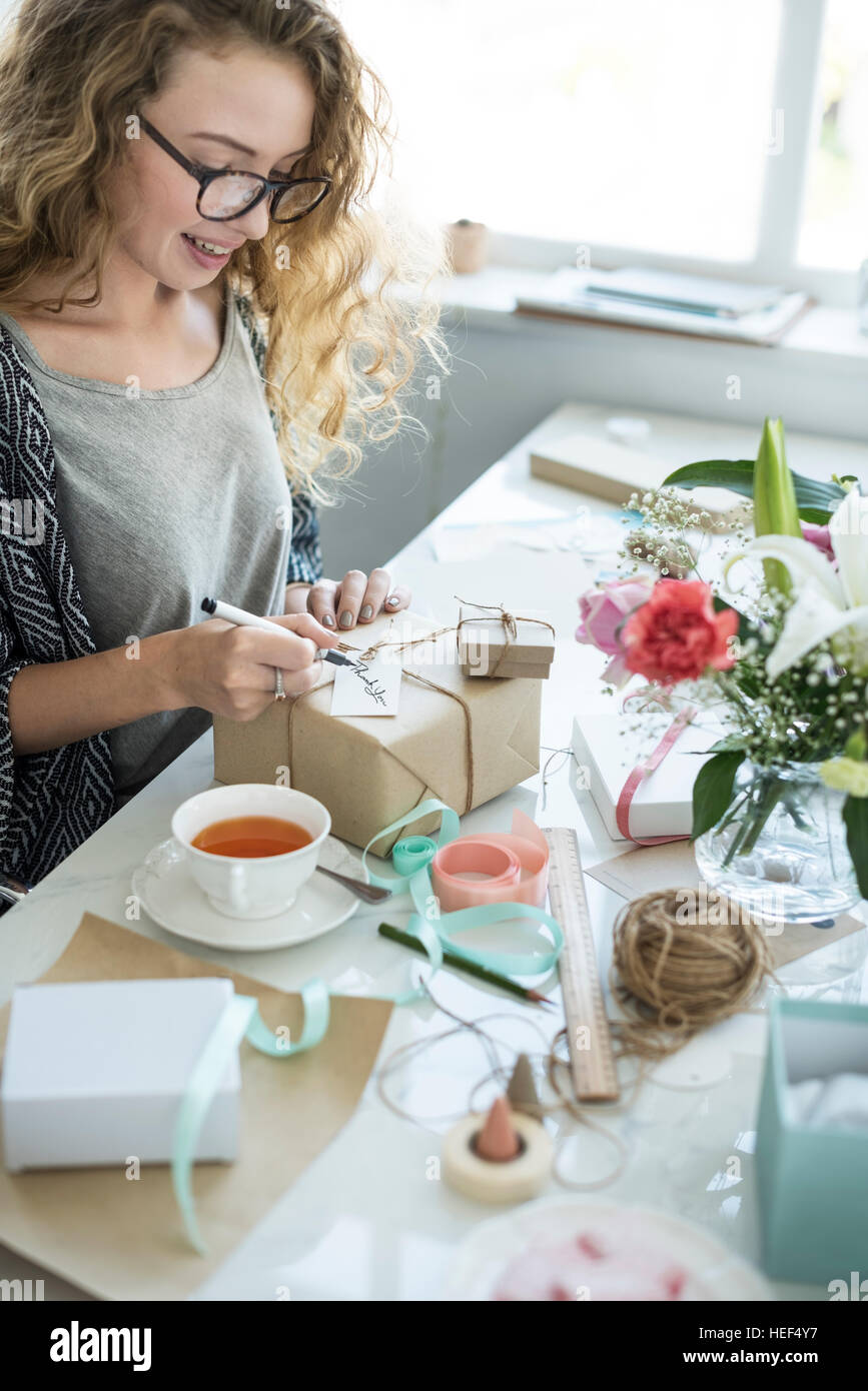 Creative packing hi-res stock photography and images - Alamy