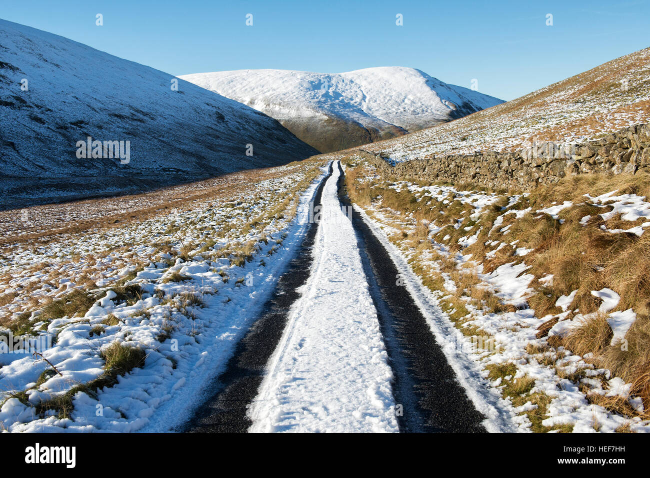 Rural roads and valleys hi-res stock photography and images - Alamy