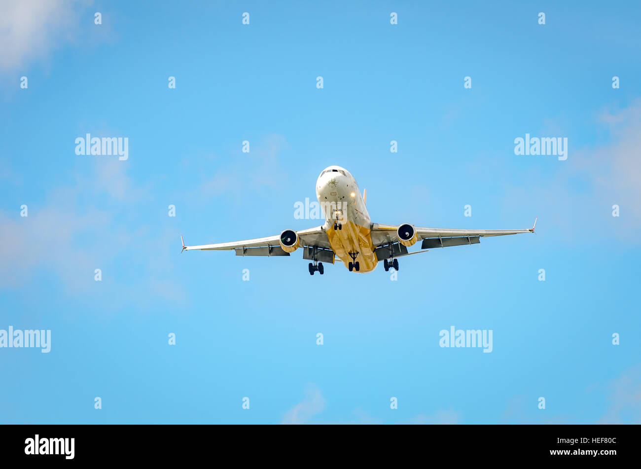 Miami, USA - october 4, 2012: Airplane approaching the airport and ...