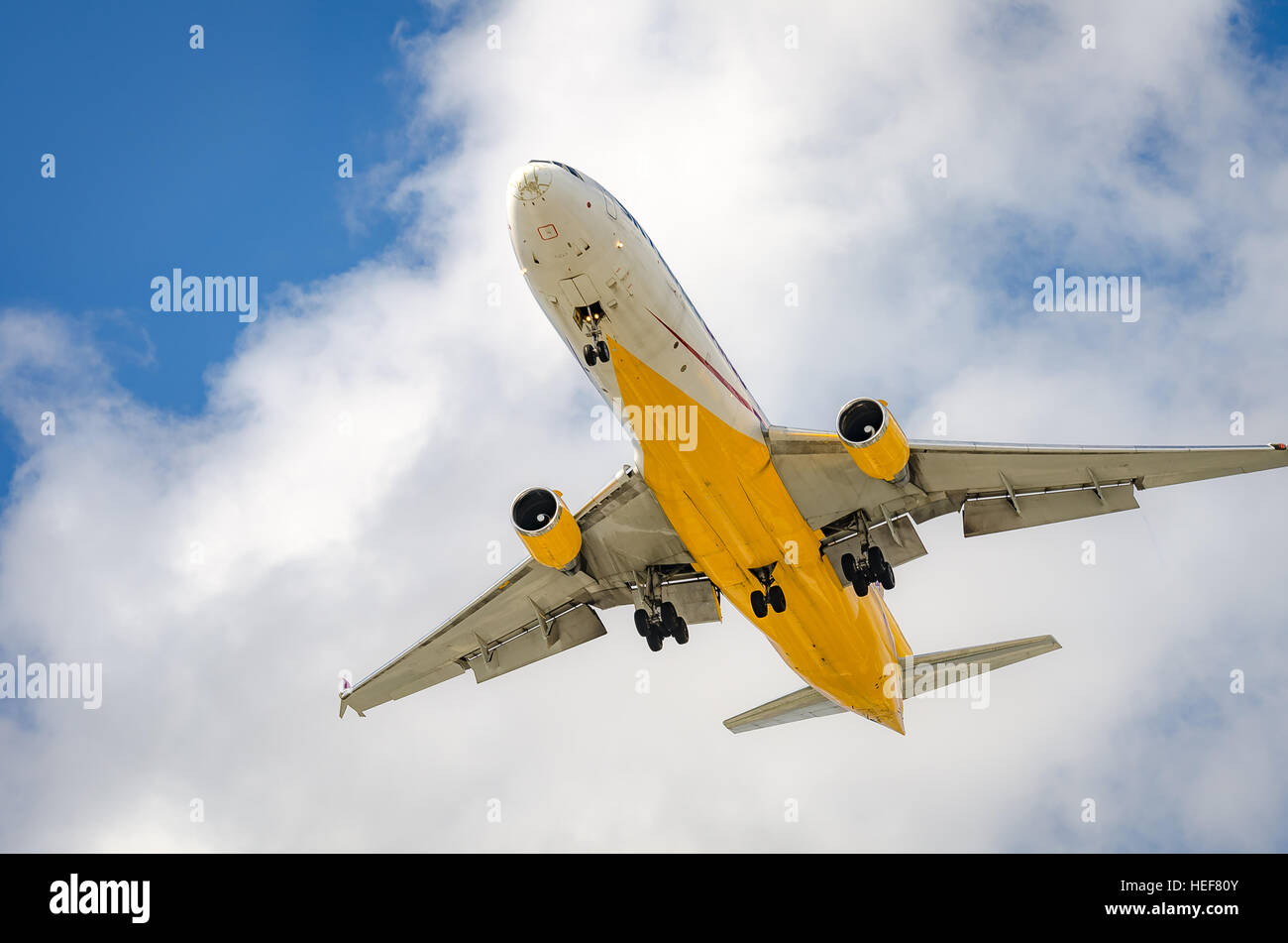 Miami, USA - october 4, 2012: Airplane approaching the airport and ...