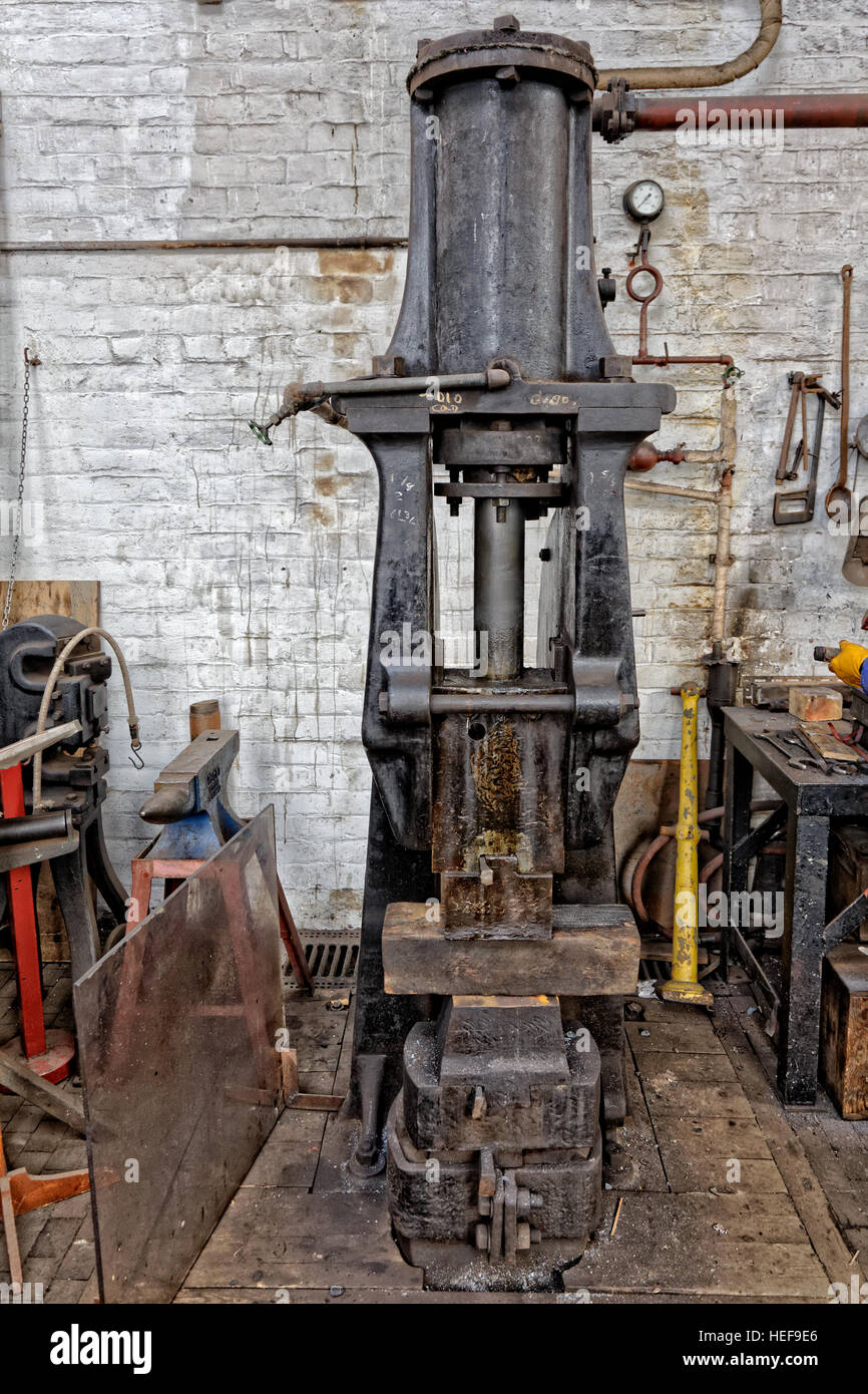 Claymills Victorian Sewage Pumping Station - blacksmiths steam hammer ...