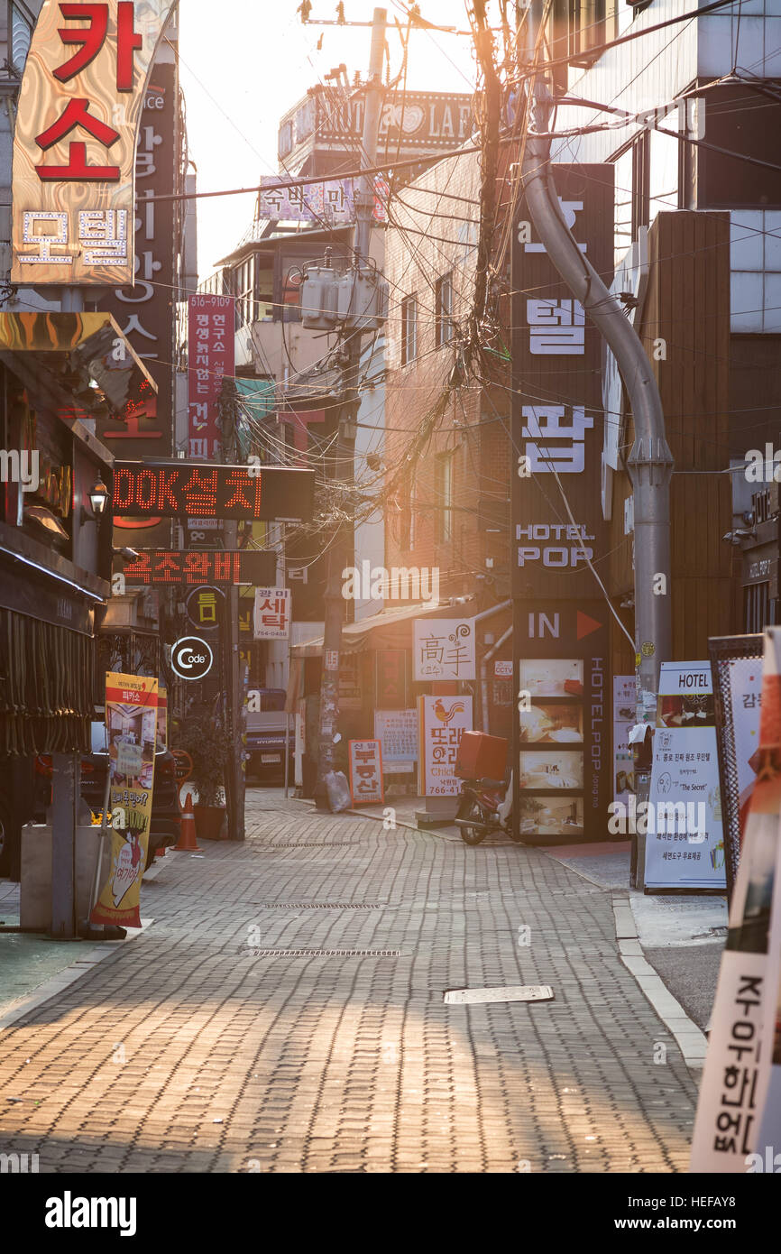 Seoul south korea back street hi-res stock photography and images - Alamy