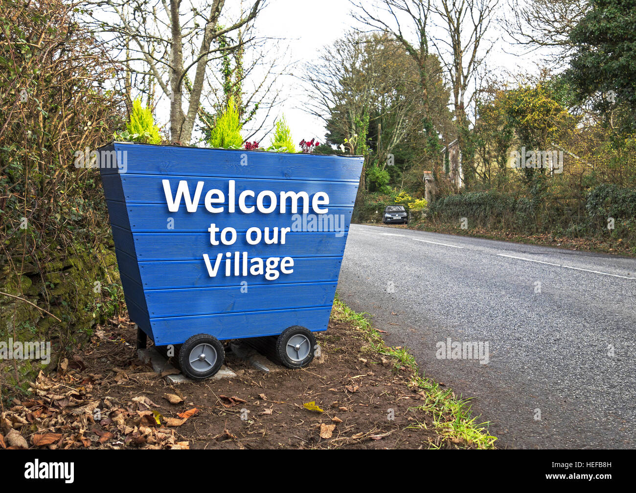 Village welcome sign hi-res stock photography and images - Alamy