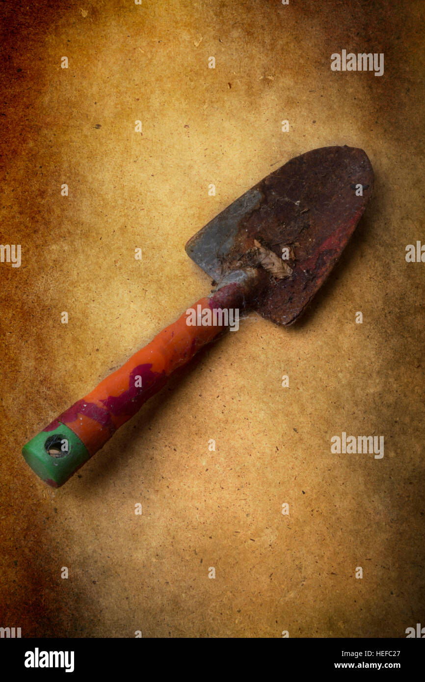 Garden trowels hi-res stock photography and images - Alamy