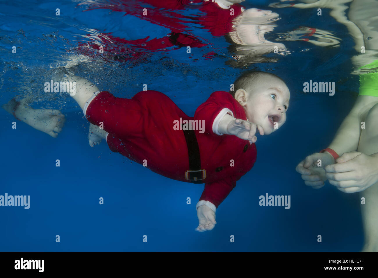 Baby mama hands hi-res stock photography and images - Alamy