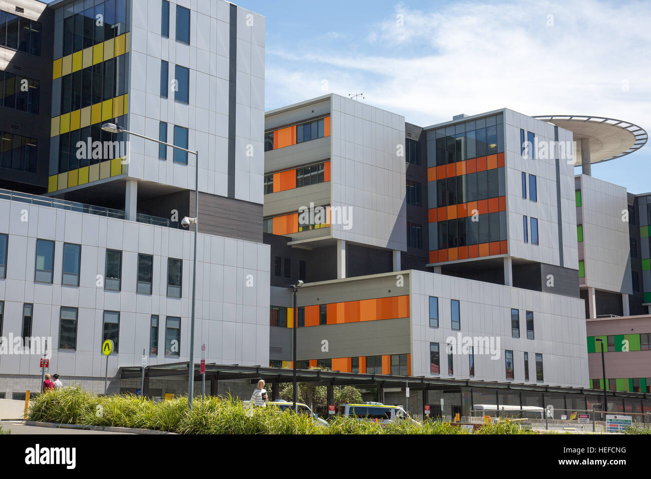 Modern contemporary acute hospital hi-res stock photography and images ...