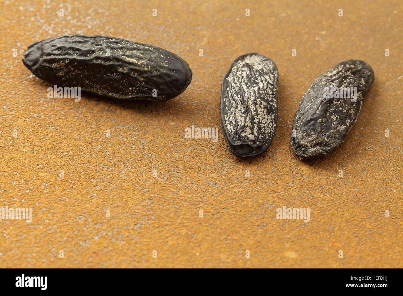 Tonka bean hi-res stock photography and images - Alamy
