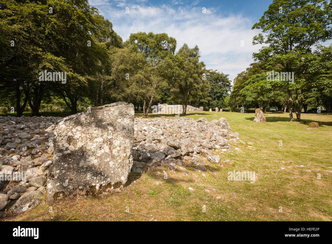 Neolithic burial cairns clava cairns hi-res stock photography and ...