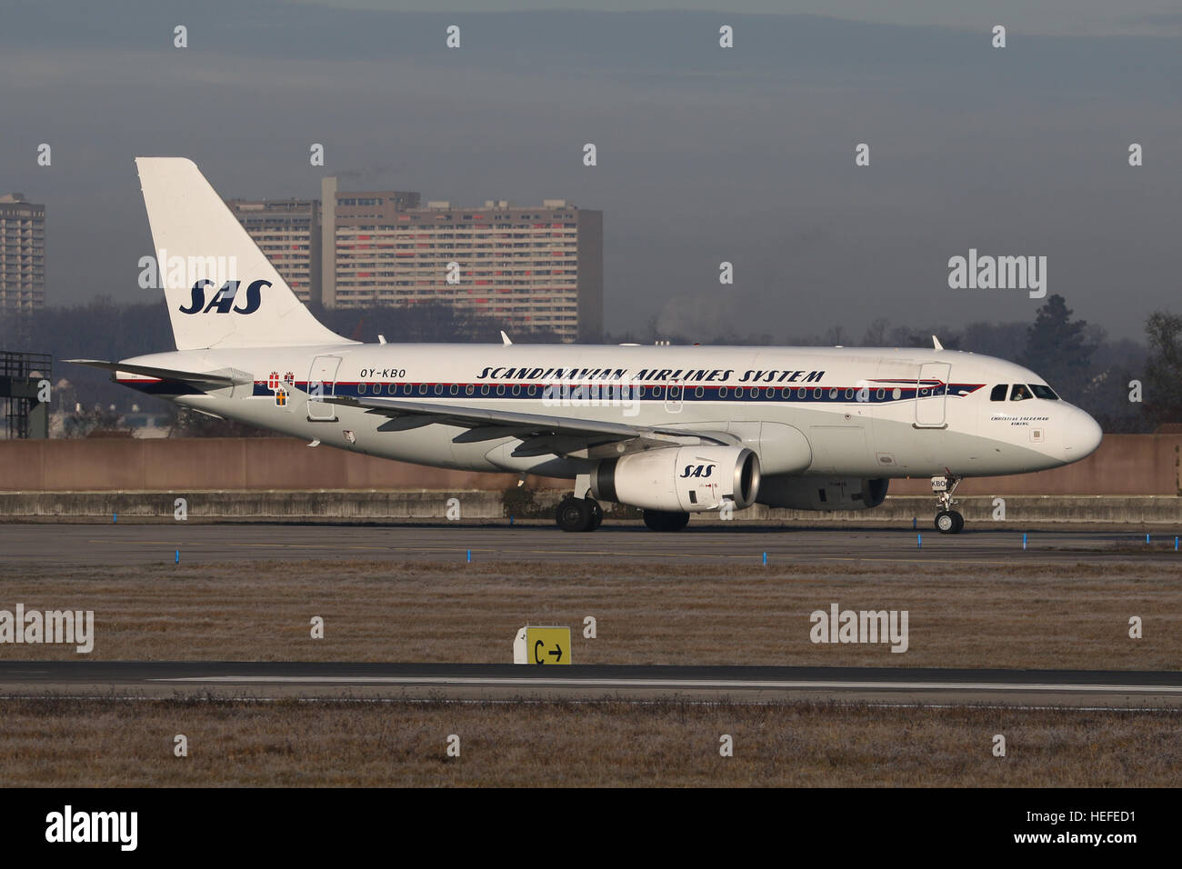 Sas airbus a319 hi-res stock photography and images - Alamy
