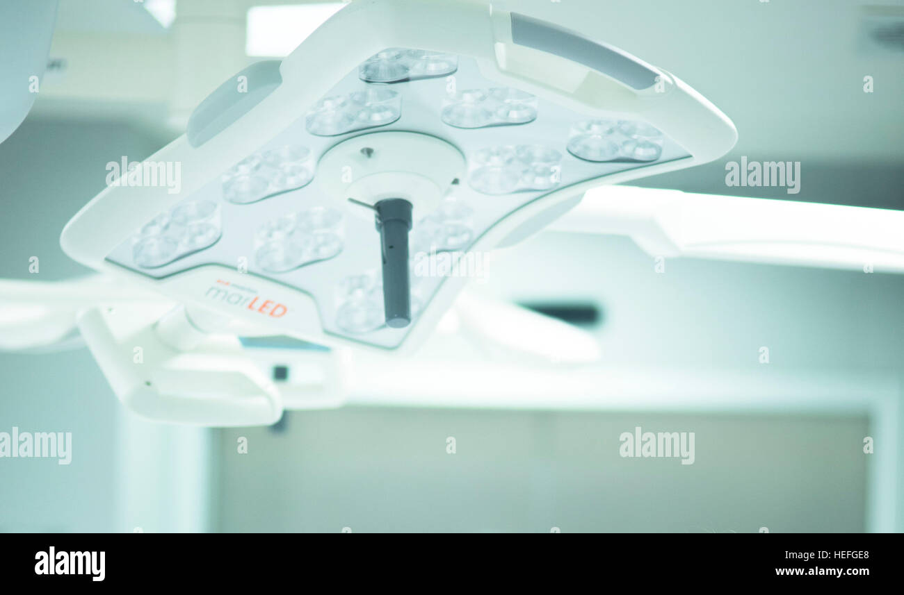 Surgery emergency room operating theatre light for surgical operations ...