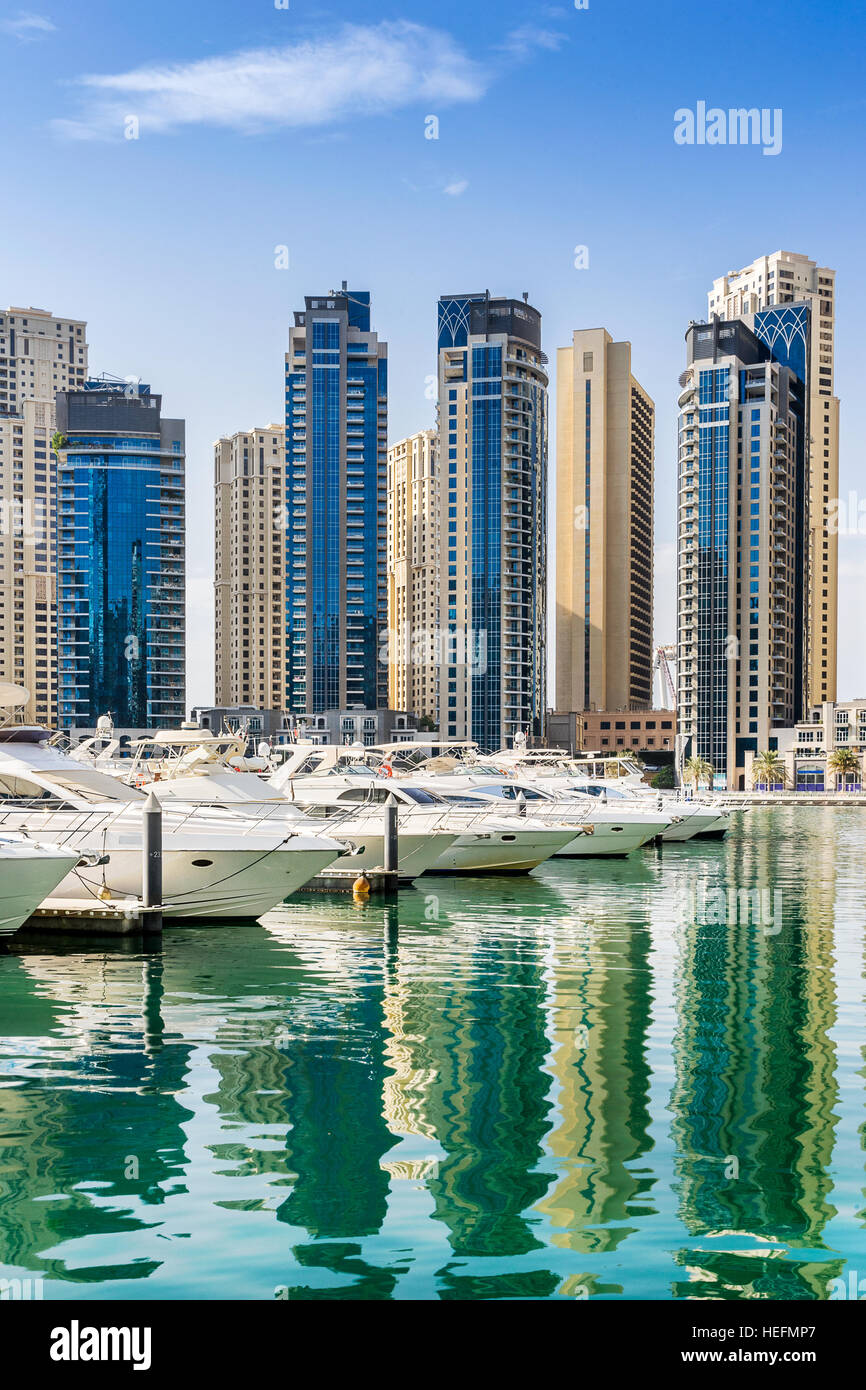 Dubai marina walk hi-res stock photography and images - Alamy
