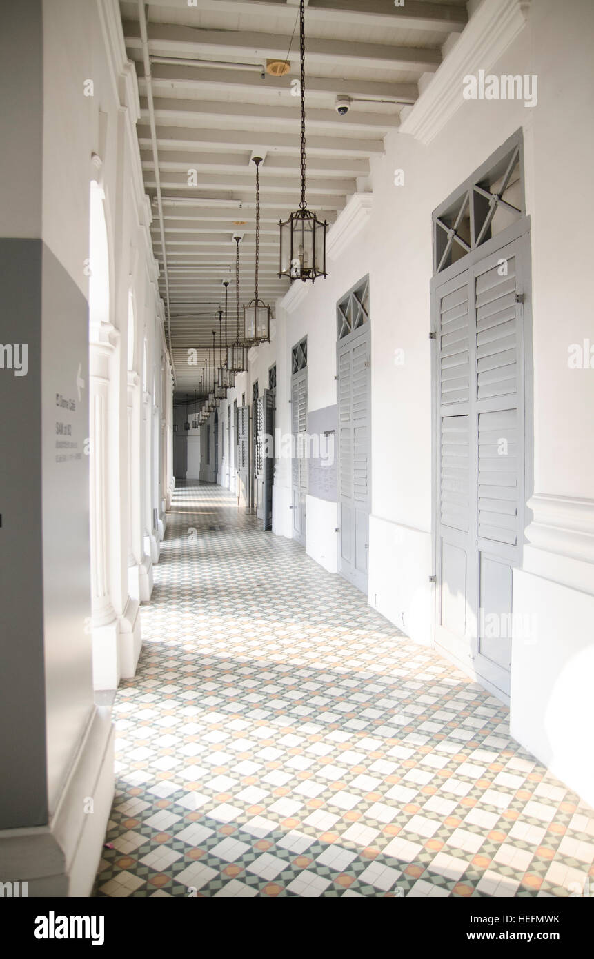 Covered corridor in Singapore build Stock Photo - Alamy