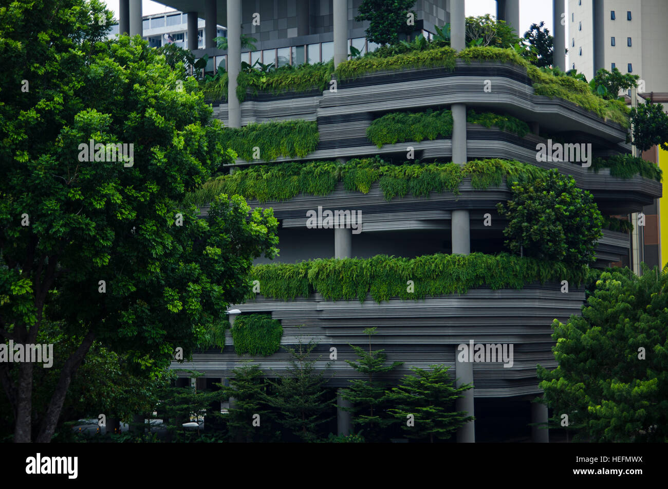 Concrete grass skyscraper hi-res stock photography and images - Alamy
