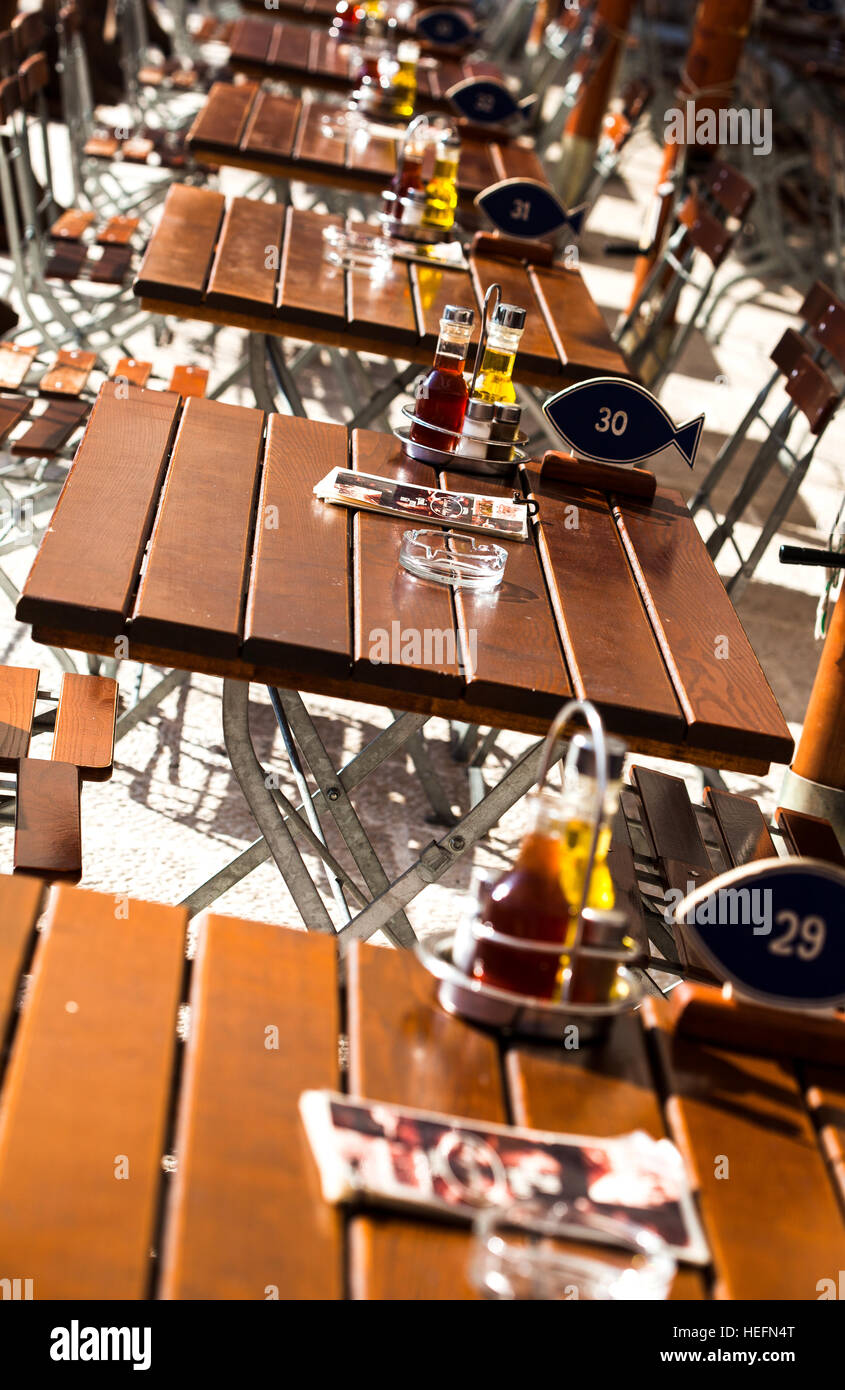 Dining tables hi-res stock photography and images - Alamy