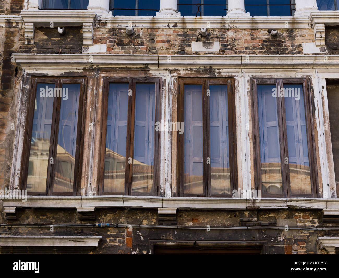Architectural deterioration hi-res stock photography and images - Alamy