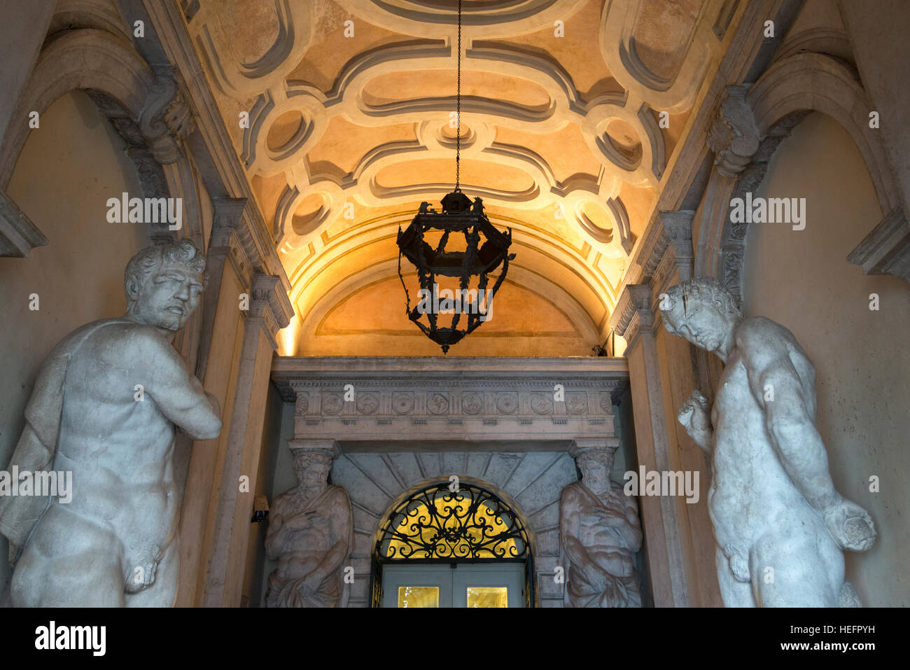Statues at Doge's Palace, Venice, Veneto, Italy Stock Photo - Alamy