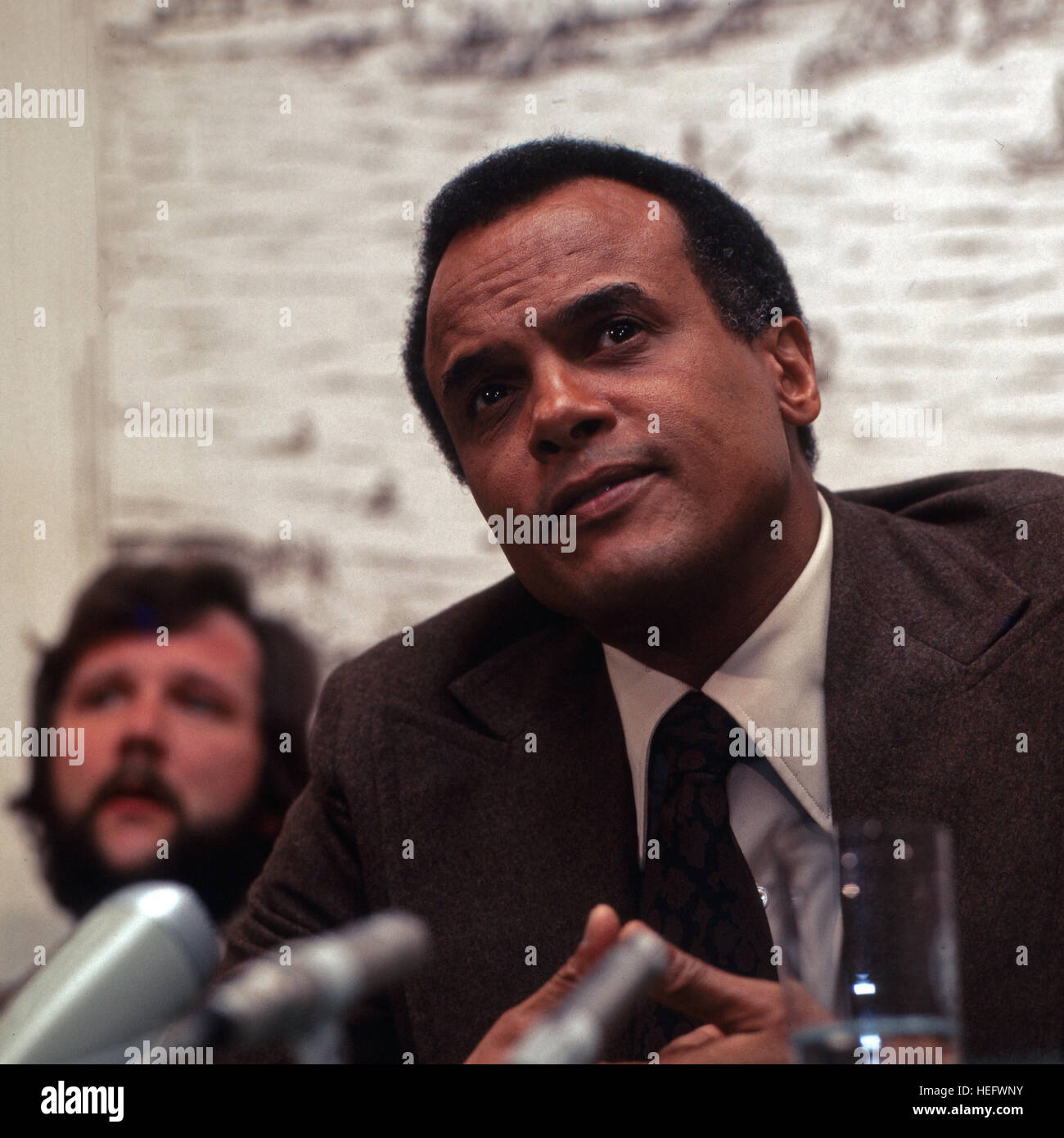 Der amerikanische Sänger, Schauspieler und Entertainer Harry Belafonte bei einer Pressekonferenz ...