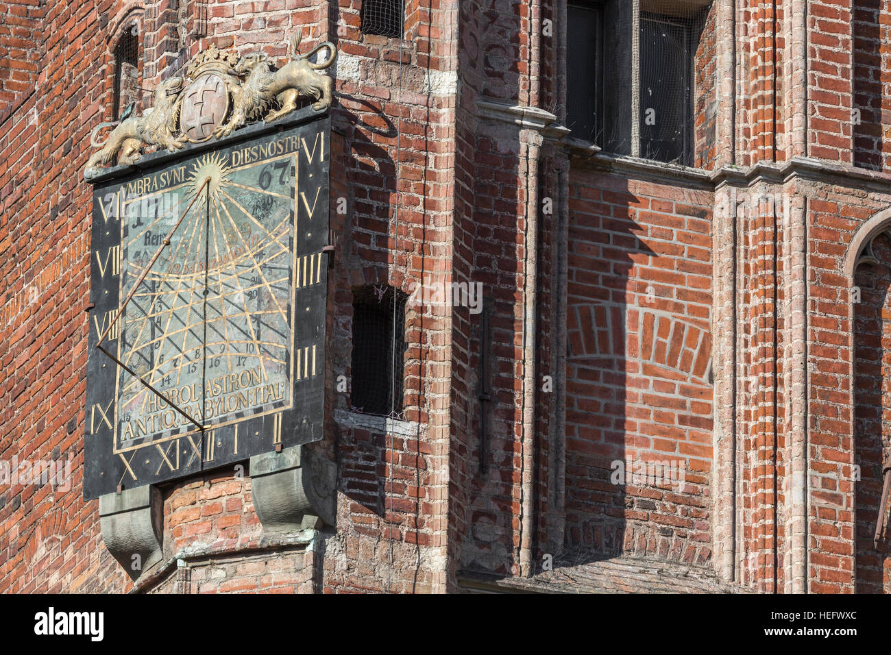 Sundial time symbol hour aged hi-res stock photography and images - Alamy