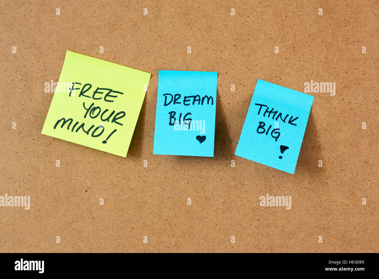 sticky note on cork board, hand writing notes Stock Photo - Alamy