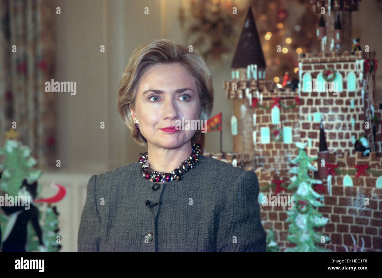 U S First Lady Hillary Rodham Clinton Shows Off The 1998 White House