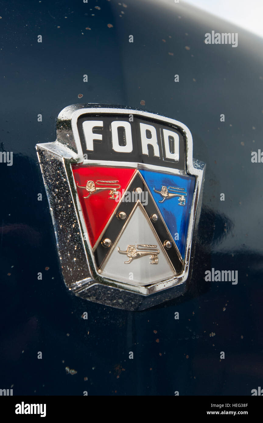 Old ford badge hi-res stock photography and images - Alamy