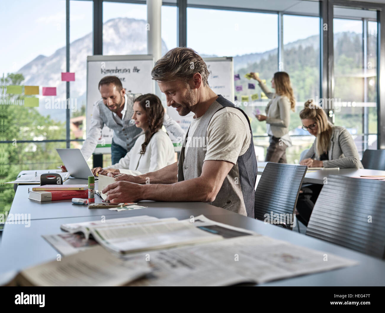 Creative teamwork, presentation, brainstorming, project work, workshop ...