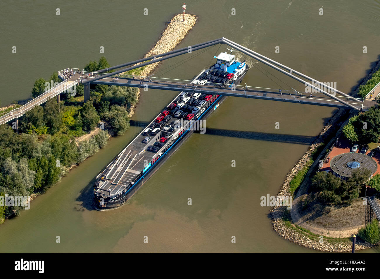 Ship under bridge hi-res stock photography and images - Alamy
