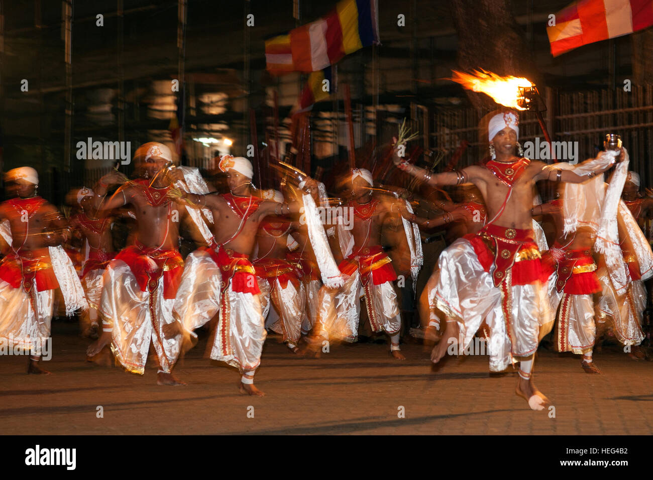 Esala perahera dancers hi-res stock photography and images - Alamy
